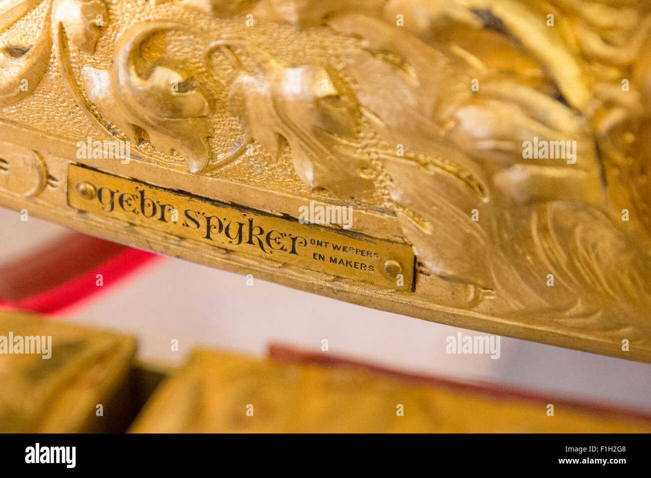Dutch royal coach palace het hi-res stock photography and images - Alamy