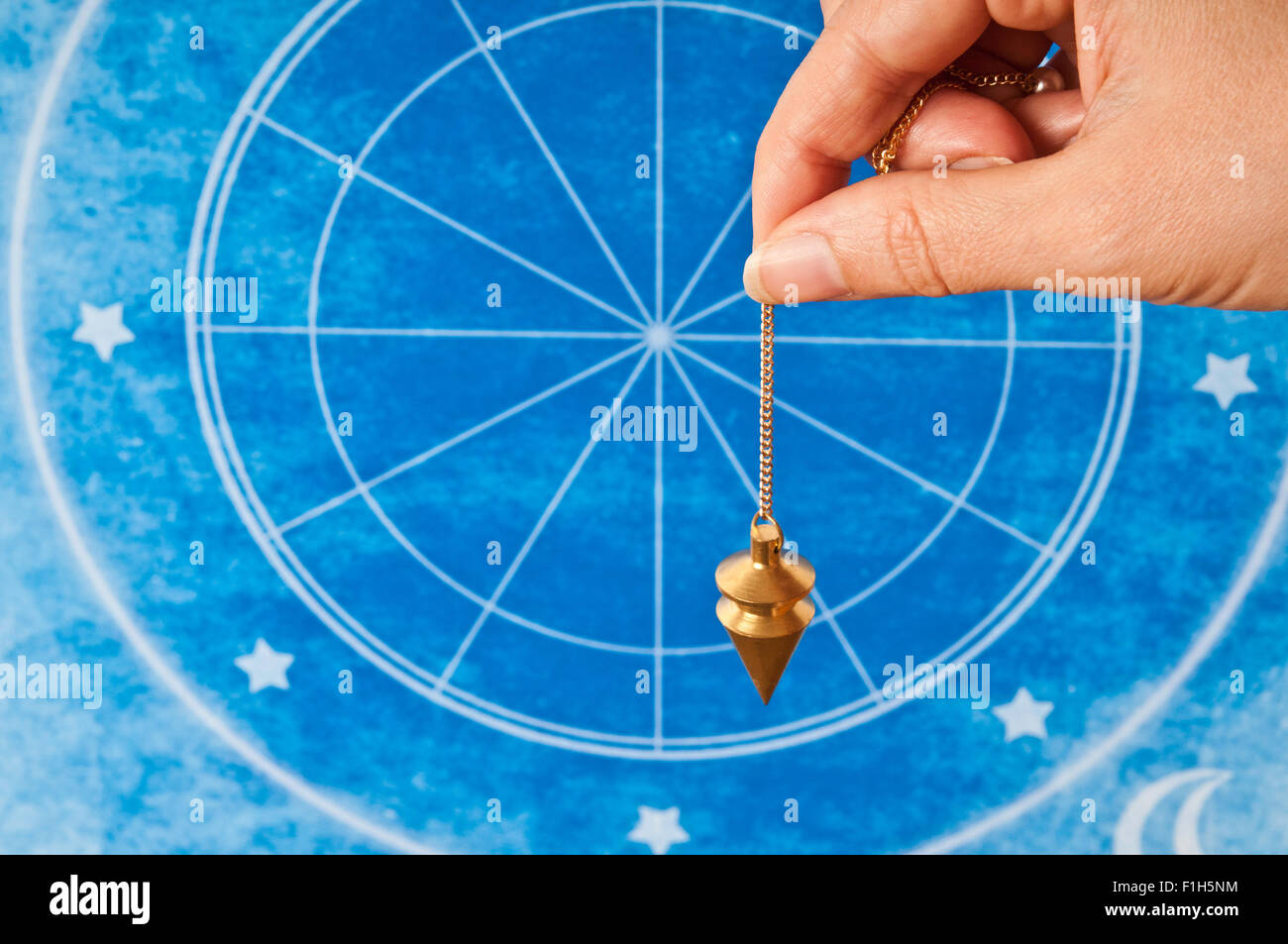 Astrology Pendulum Stock Photos & Astrology Pendulum Stock Images - Alamy