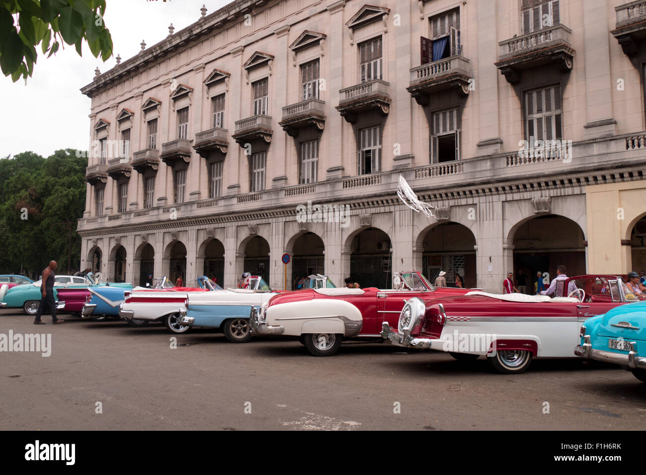 Havana, Cuba. Restored vintage American cars from the 1950s in the ...