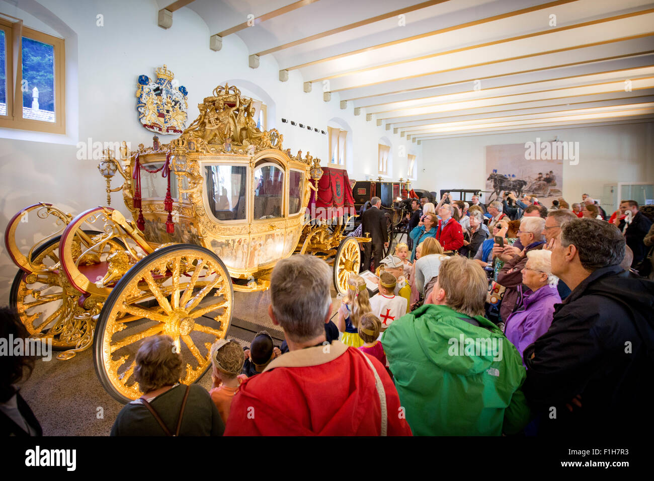 Dutch royal coach palace het hi-res stock photography and images - Alamy