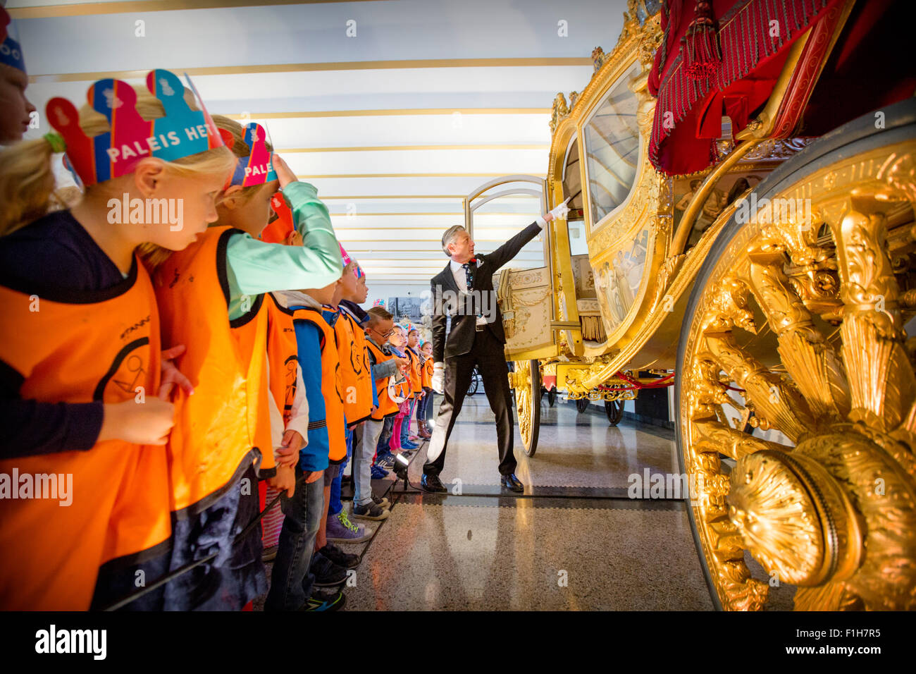 Dutch royal coach palace het hi-res stock photography and images - Alamy