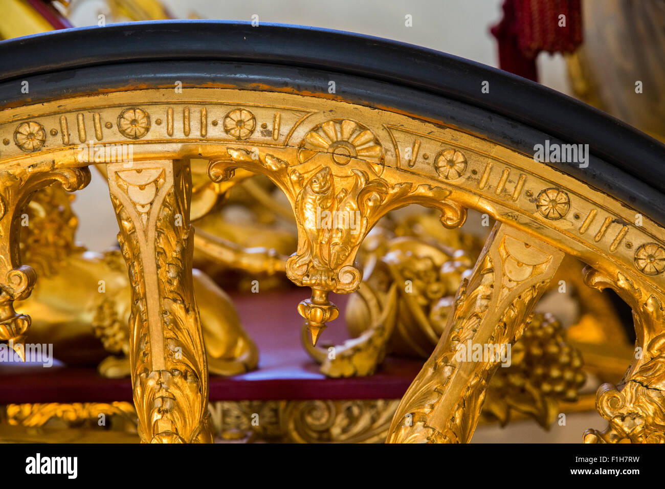 Dutch royal coach palace het hi-res stock photography and images - Alamy