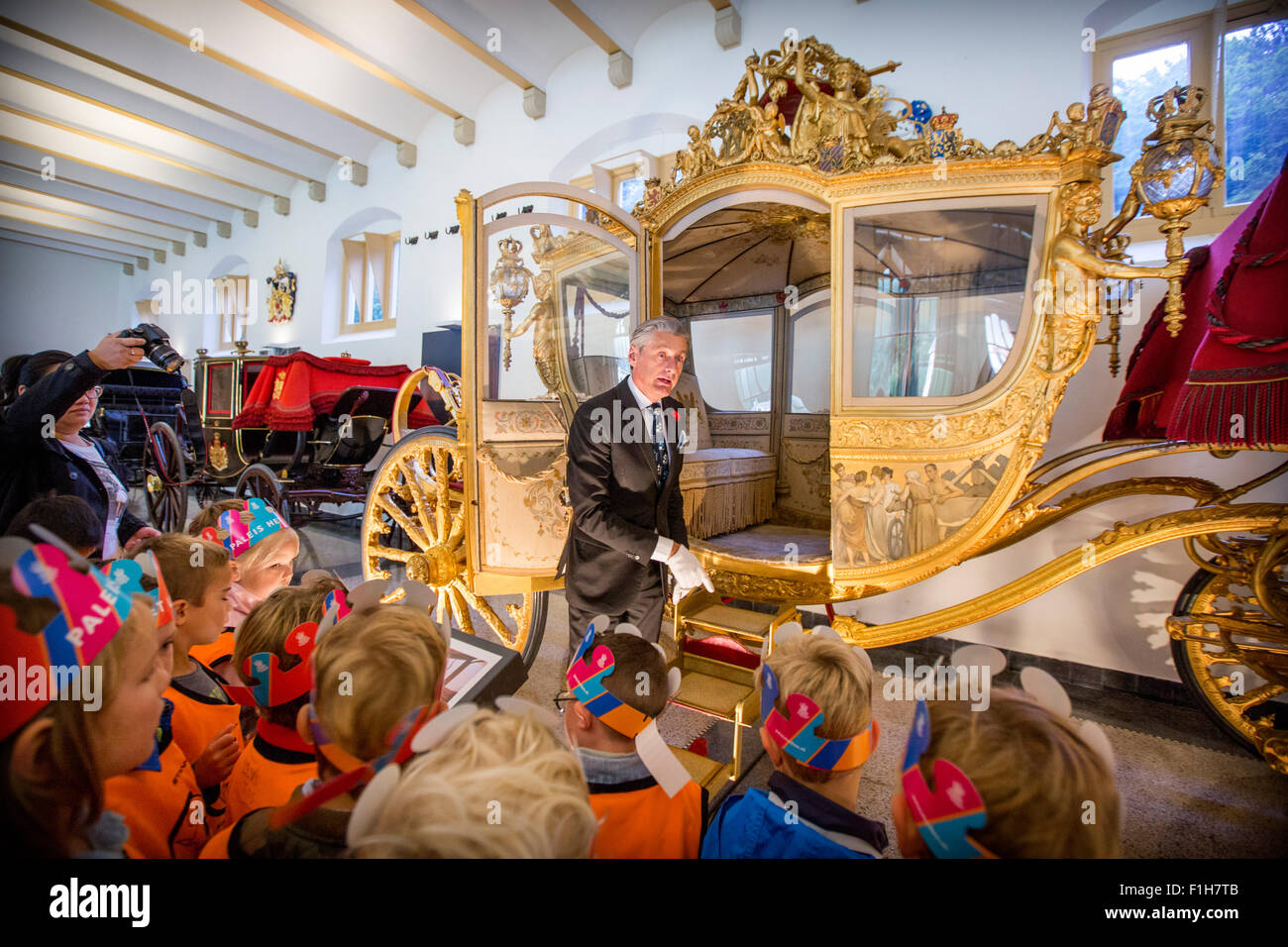Dutch royal coach palace het hi-res stock photography and images - Alamy