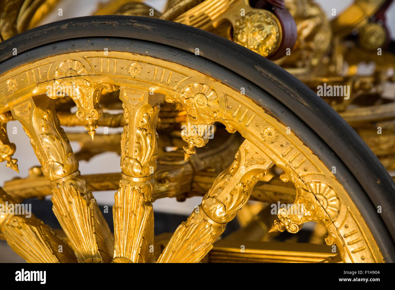 Dutch royal coach palace het hi-res stock photography and images - Alamy