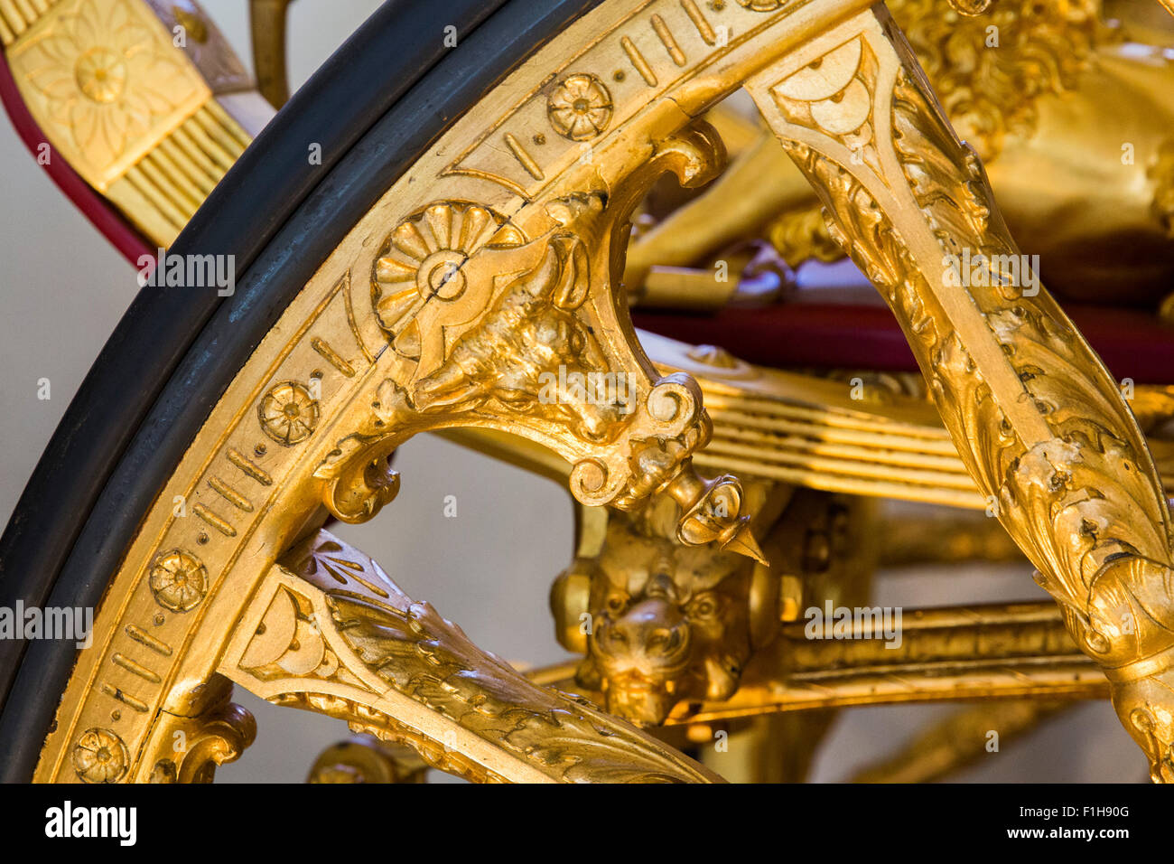Dutch royal coach palace het hi-res stock photography and images - Alamy