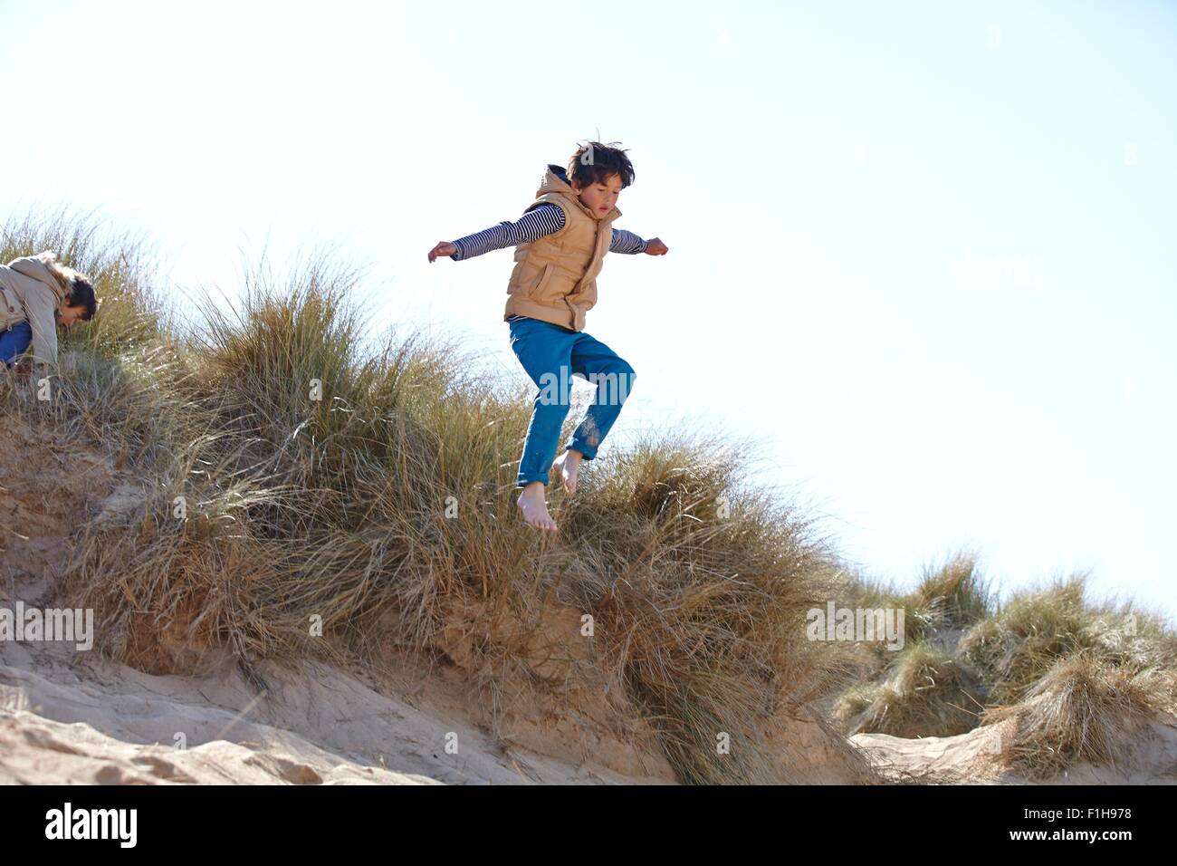 Children playing sand hi-res stock photography and images - Alamy