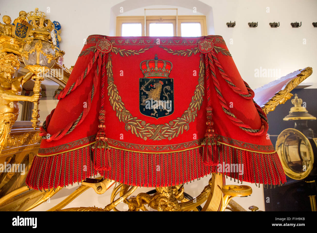 Dutch royal coach palace het hi-res stock photography and images - Alamy