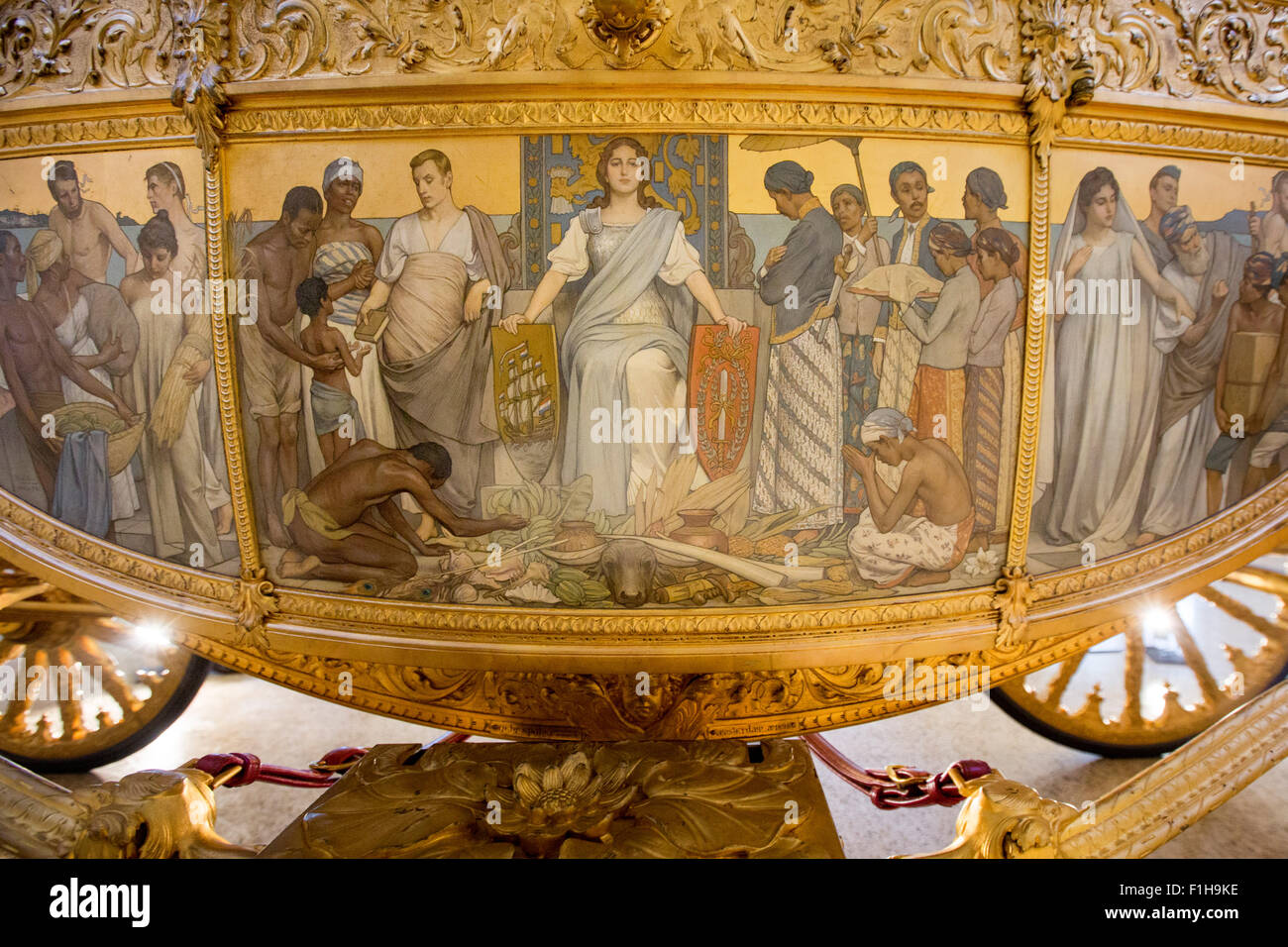 Dutch royal coach palace het hi-res stock photography and images - Alamy
