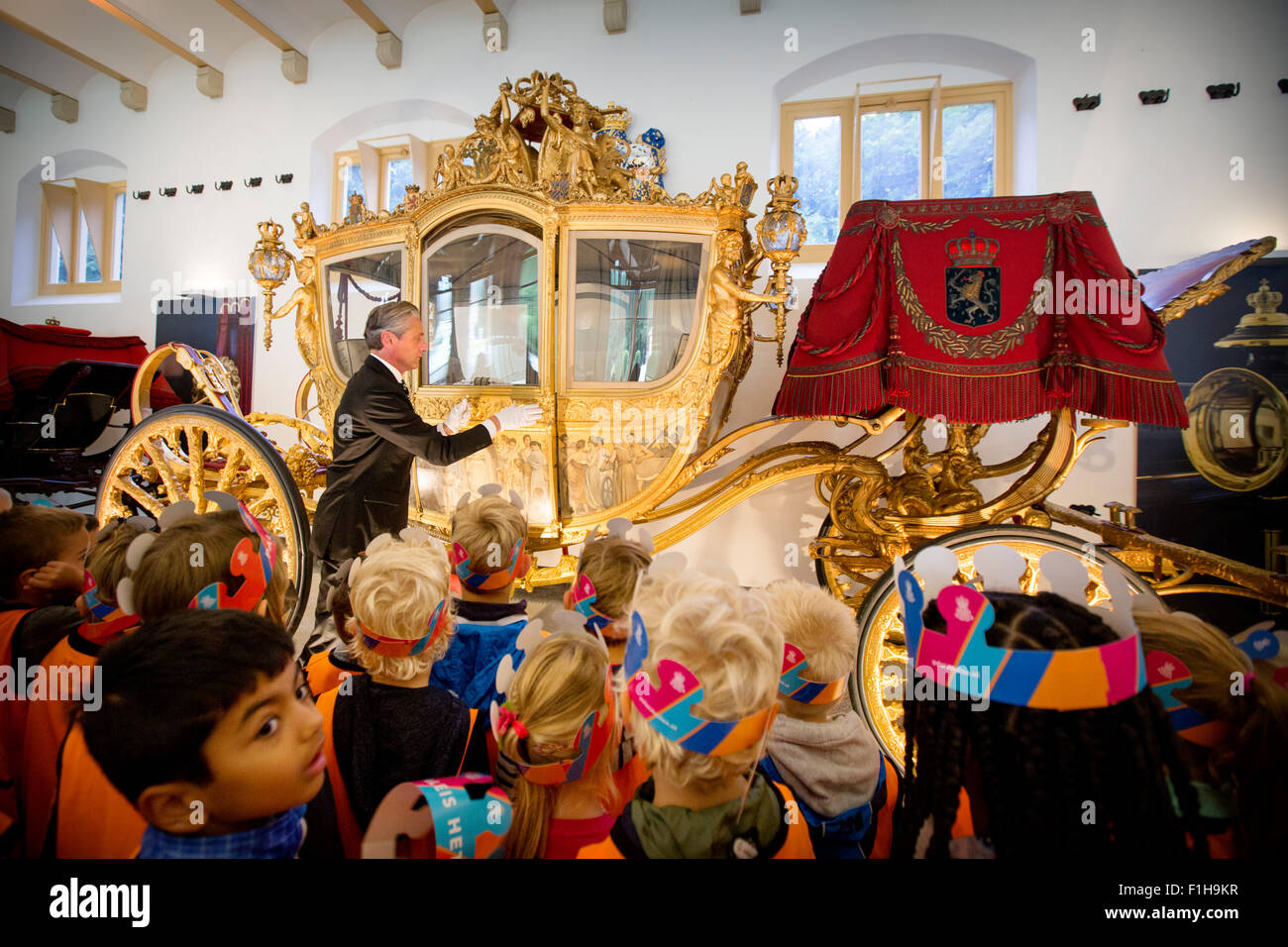 Dutch royal coach palace het hi-res stock photography and images - Alamy