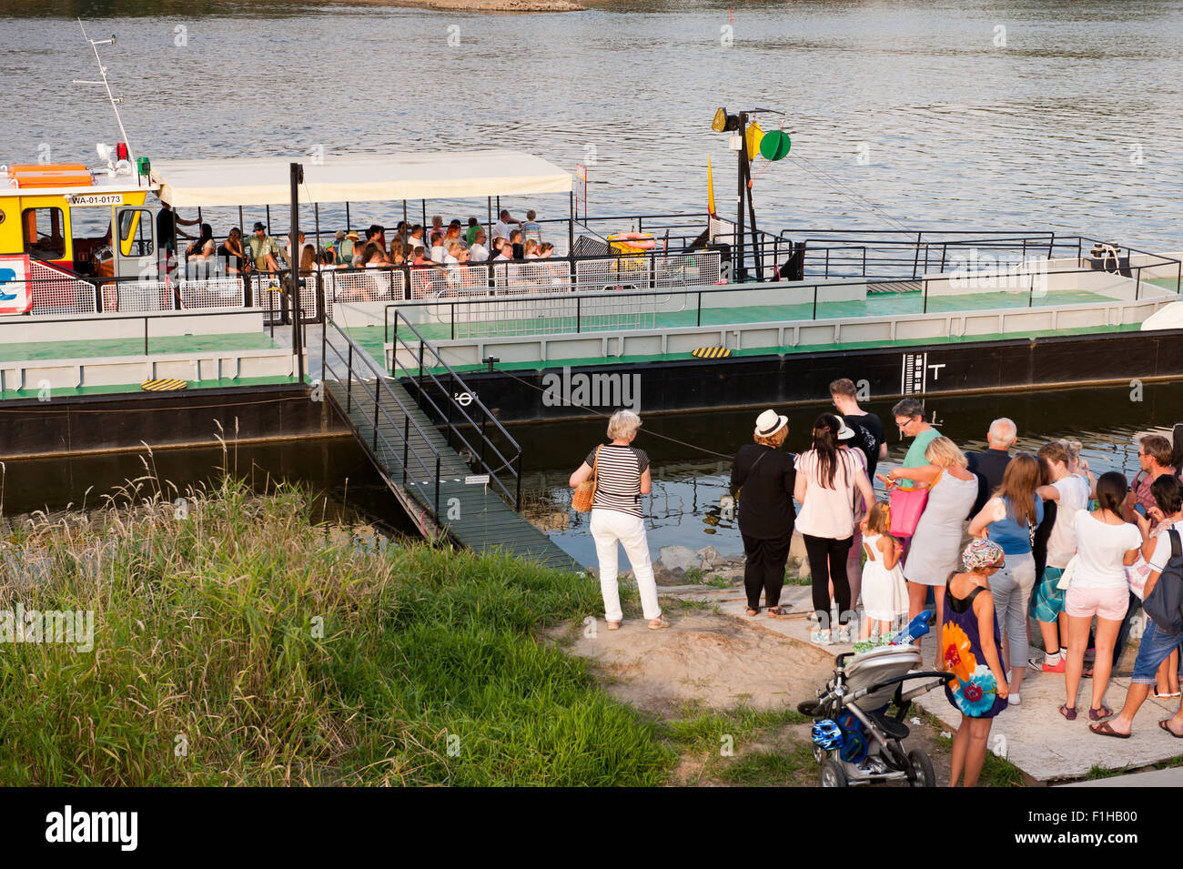 Waiting for ferry hi-res stock photography and images - Alamy
