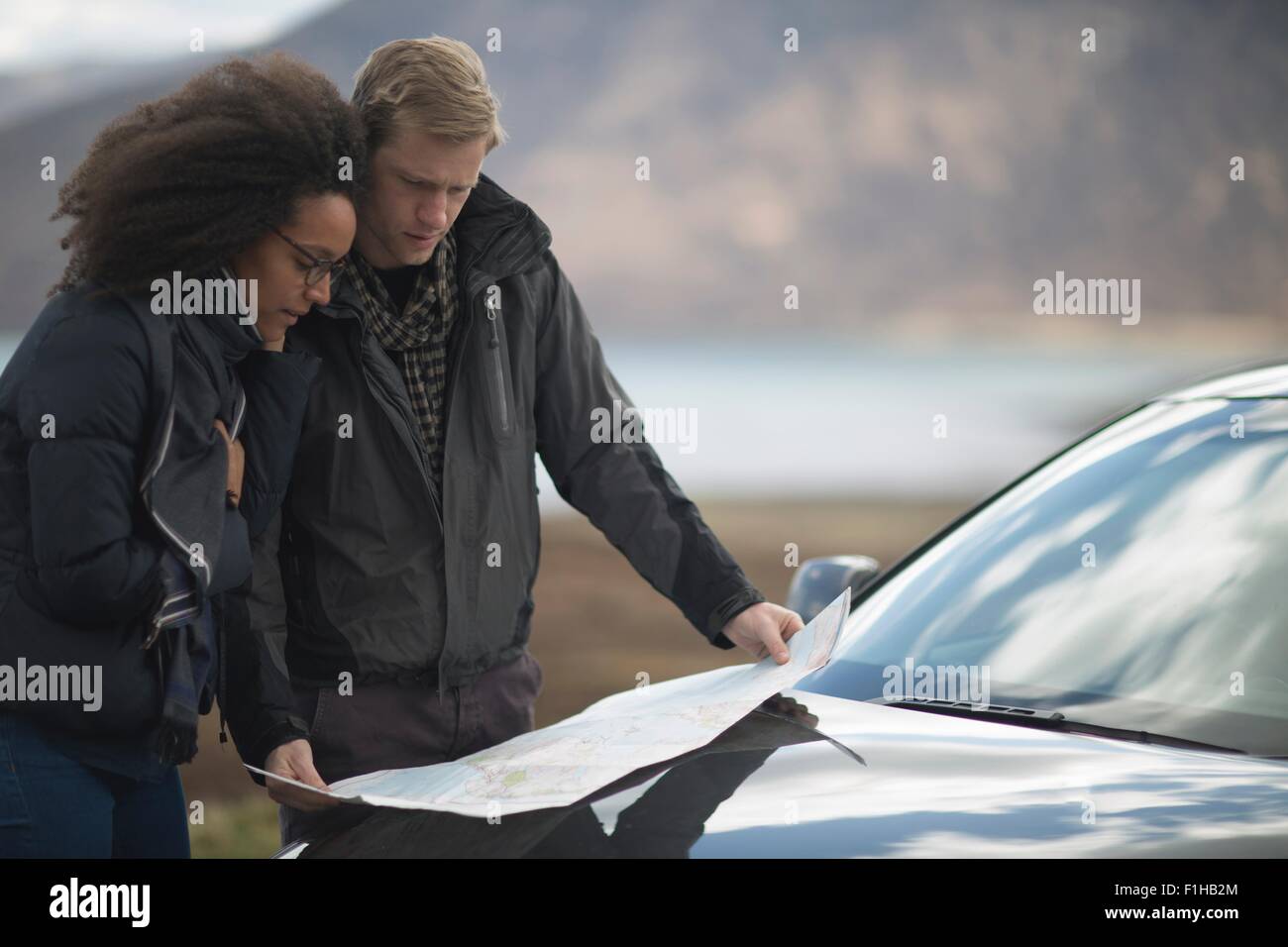 Couple car map hi-res stock photography and images - Alamy