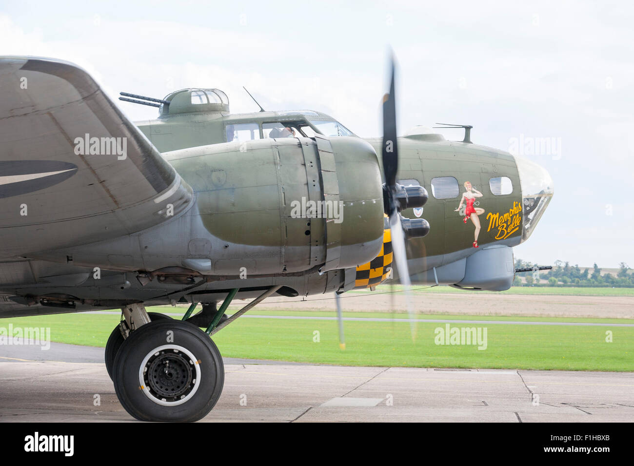 Boeing B17 B-17 Flying Fortress Bomber Memphis Belle Sally B at IWM ...