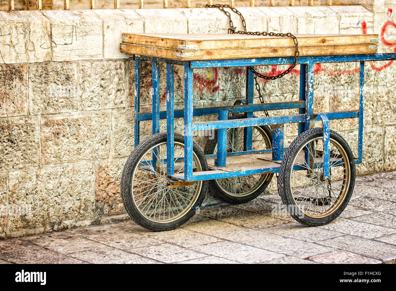 Israel food cart hi-res stock photography and images - Alamy