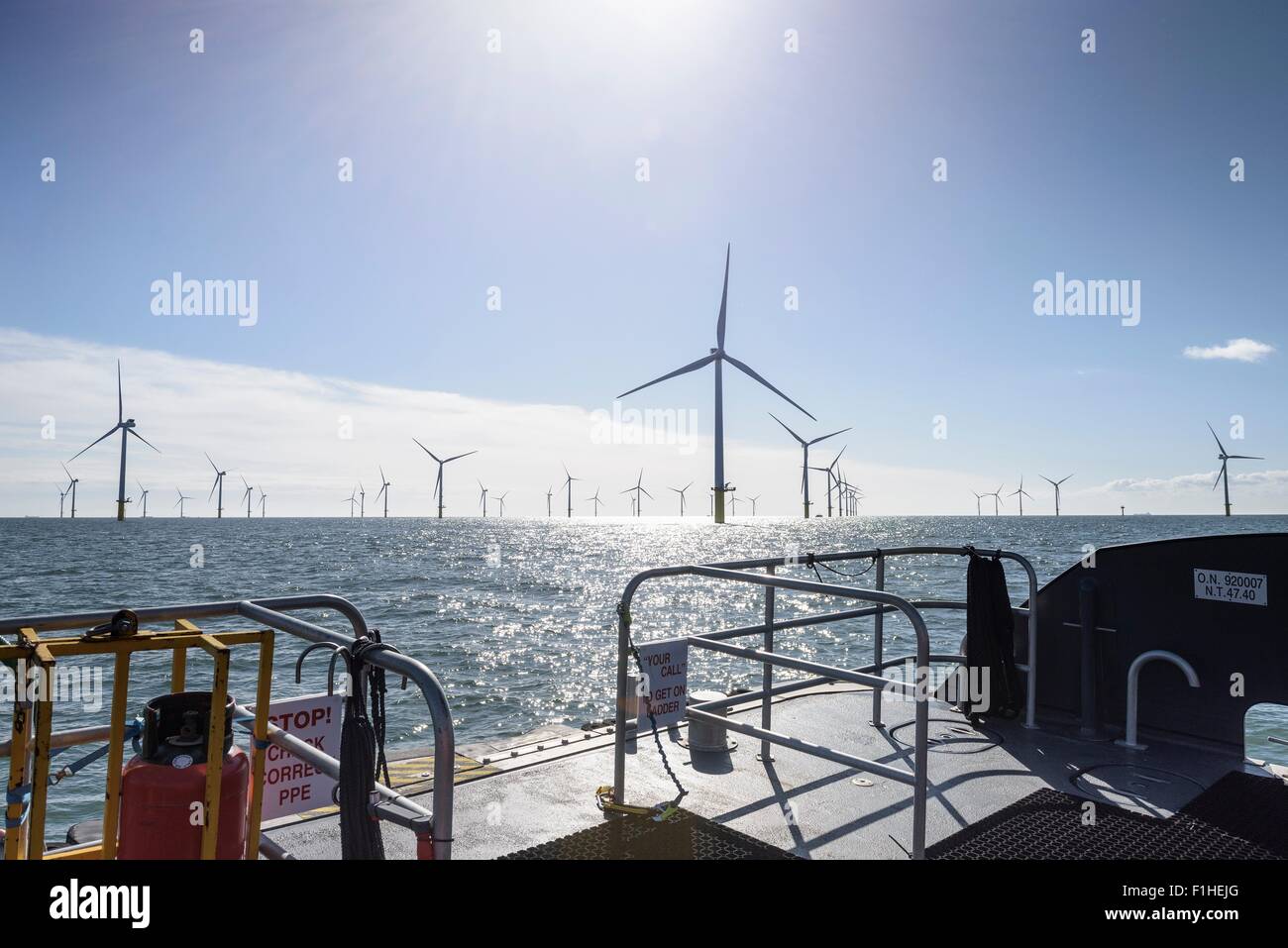 Windfarm at sea hi-res stock photography and images - Alamy
