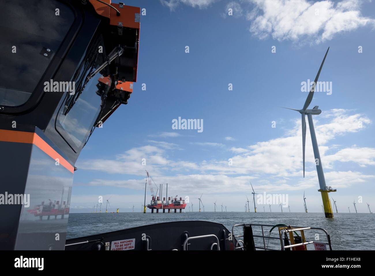 Wind farm construction hi-res stock photography and images - Alamy