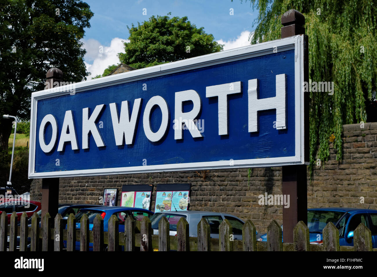 Oakworth station hi-res stock photography and images - Alamy