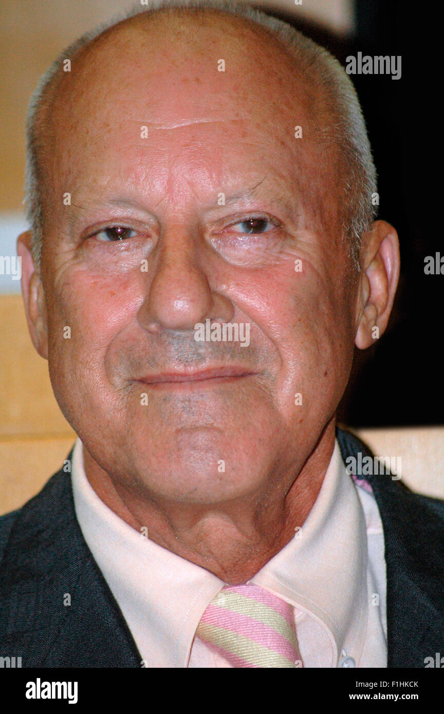 Norman Foster Portrait High Resolution Stock Photography and Images - Alamy