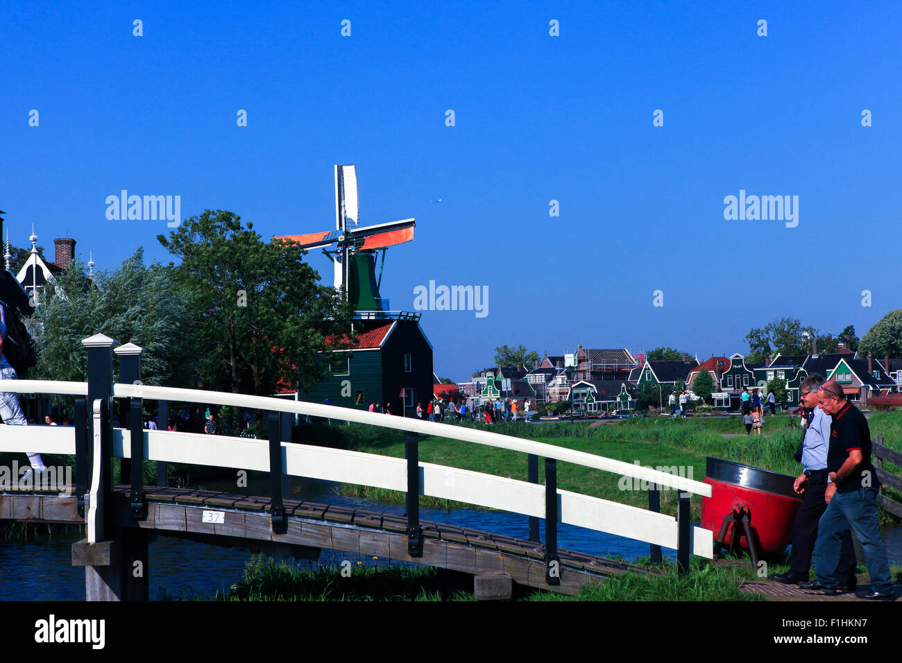 Classic Dutch windmill at Zaanse Schans Stock Photo - Alamy