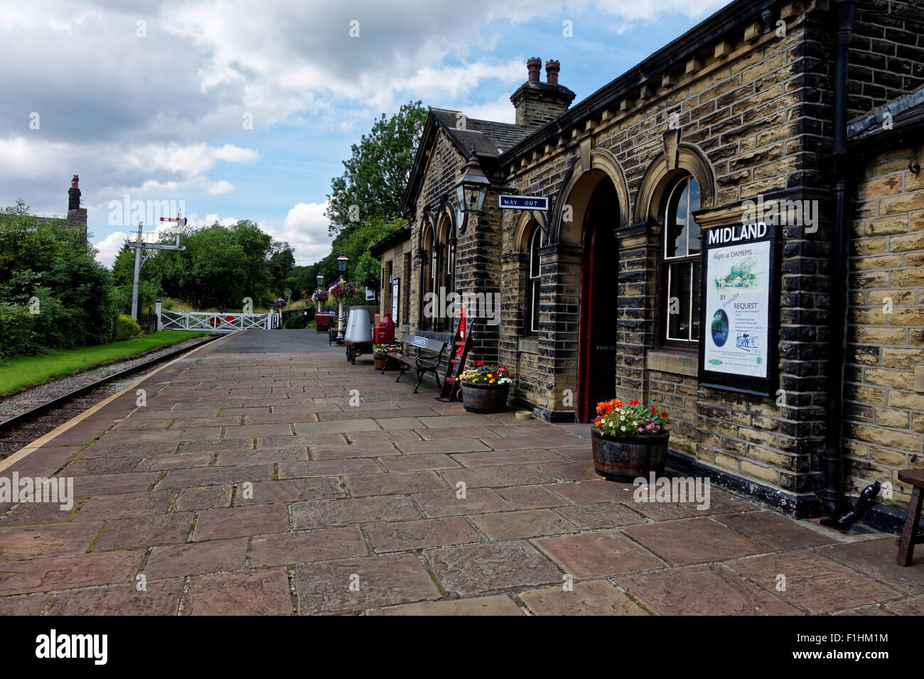 Oakworth railway hi-res stock photography and images - Alamy