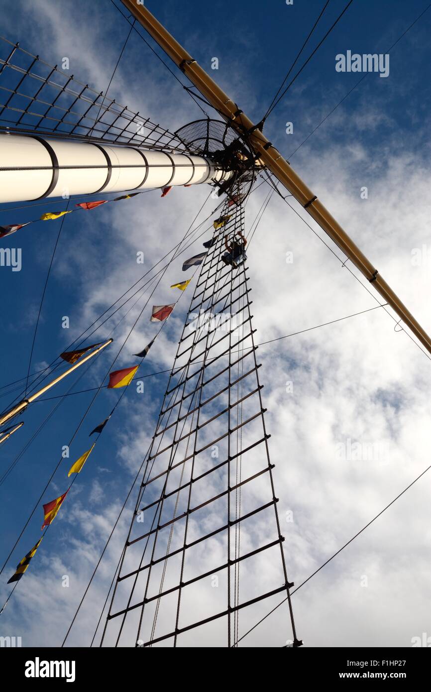 Climbing ship High Resolution Stock Photography and Images - Alamy