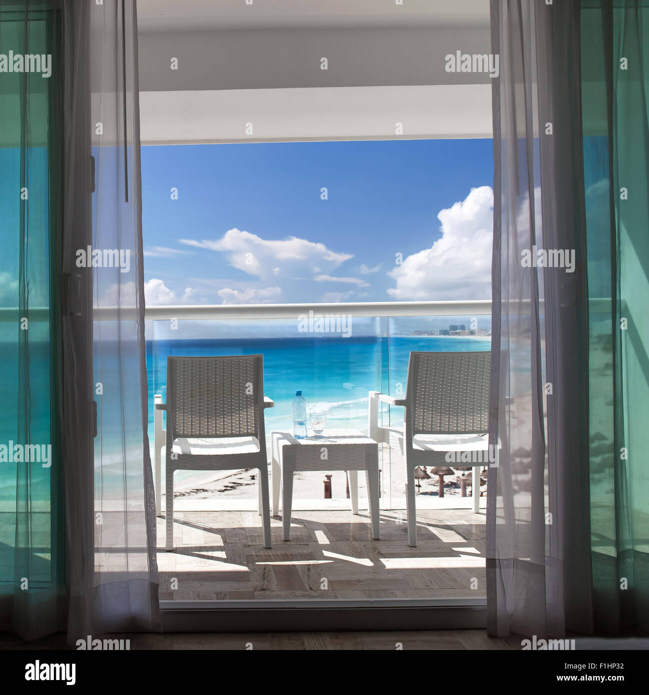 Balcony ocean hi-res stock photography and images - Alamy