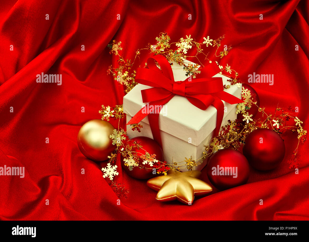Red and gold box hi-res stock photography and images - Alamy