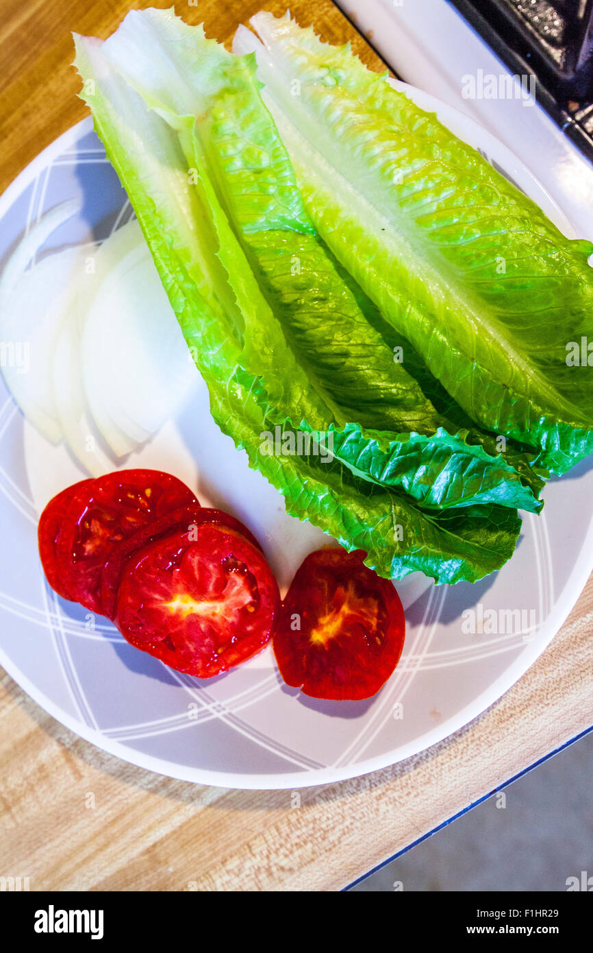 Lettuce plate hi-res stock photography and images - Alamy