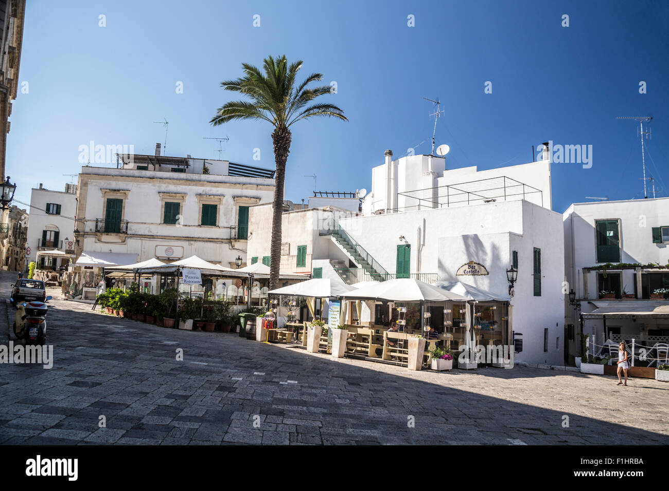 White washed buildings hi-res stock photography and images - Alamy