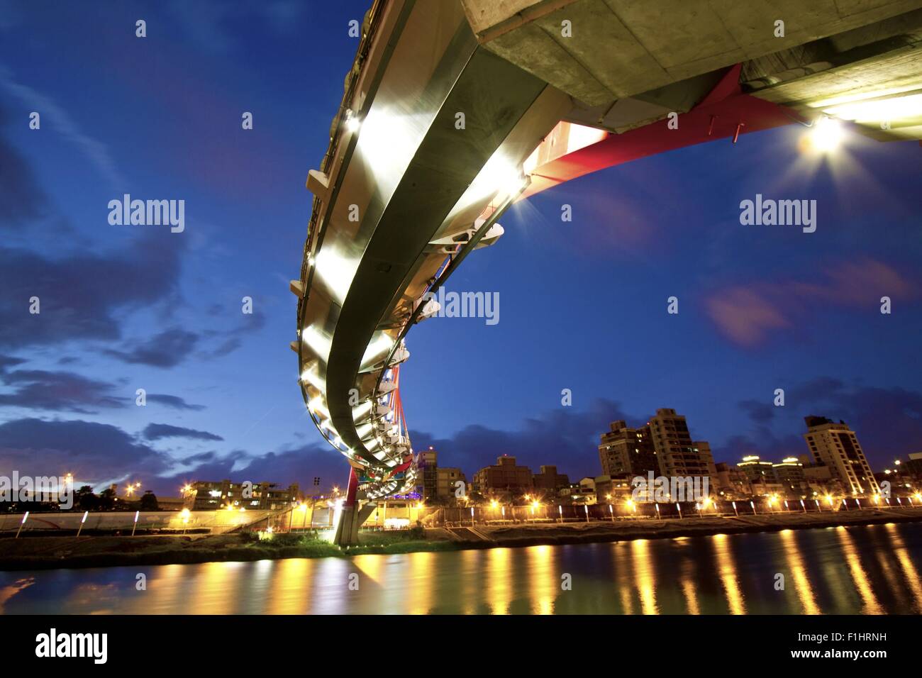Modern architecture of bridge in night, landmark in Taipei, Taiwan ...