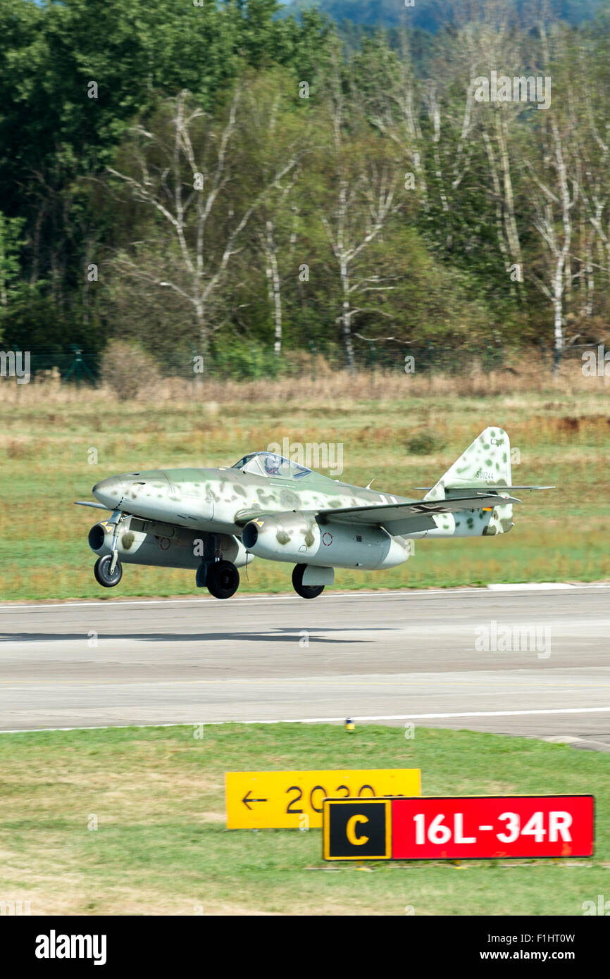 First jet fighter me 262 hi-res stock photography and images - Alamy