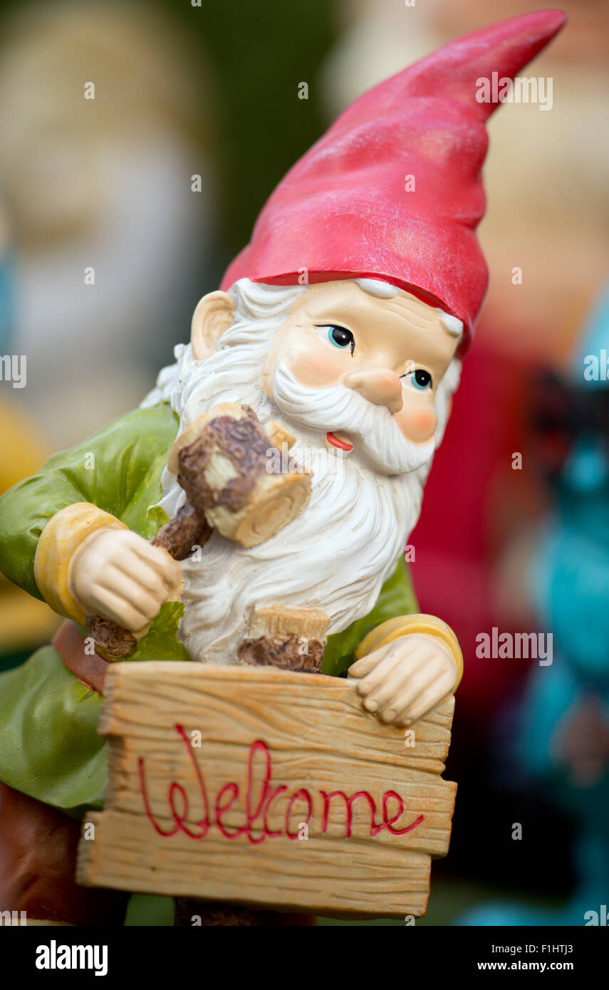 Garden gnome welcome sign hi-res stock photography and images - Alamy