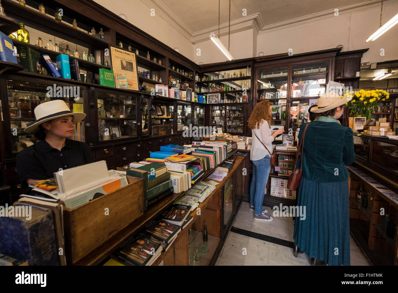 Sweny and chemist hi-res stock photography and images - Alamy