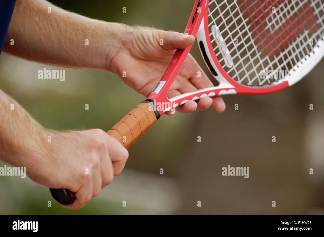 Handshot hi-res stock photography and images - Alamy