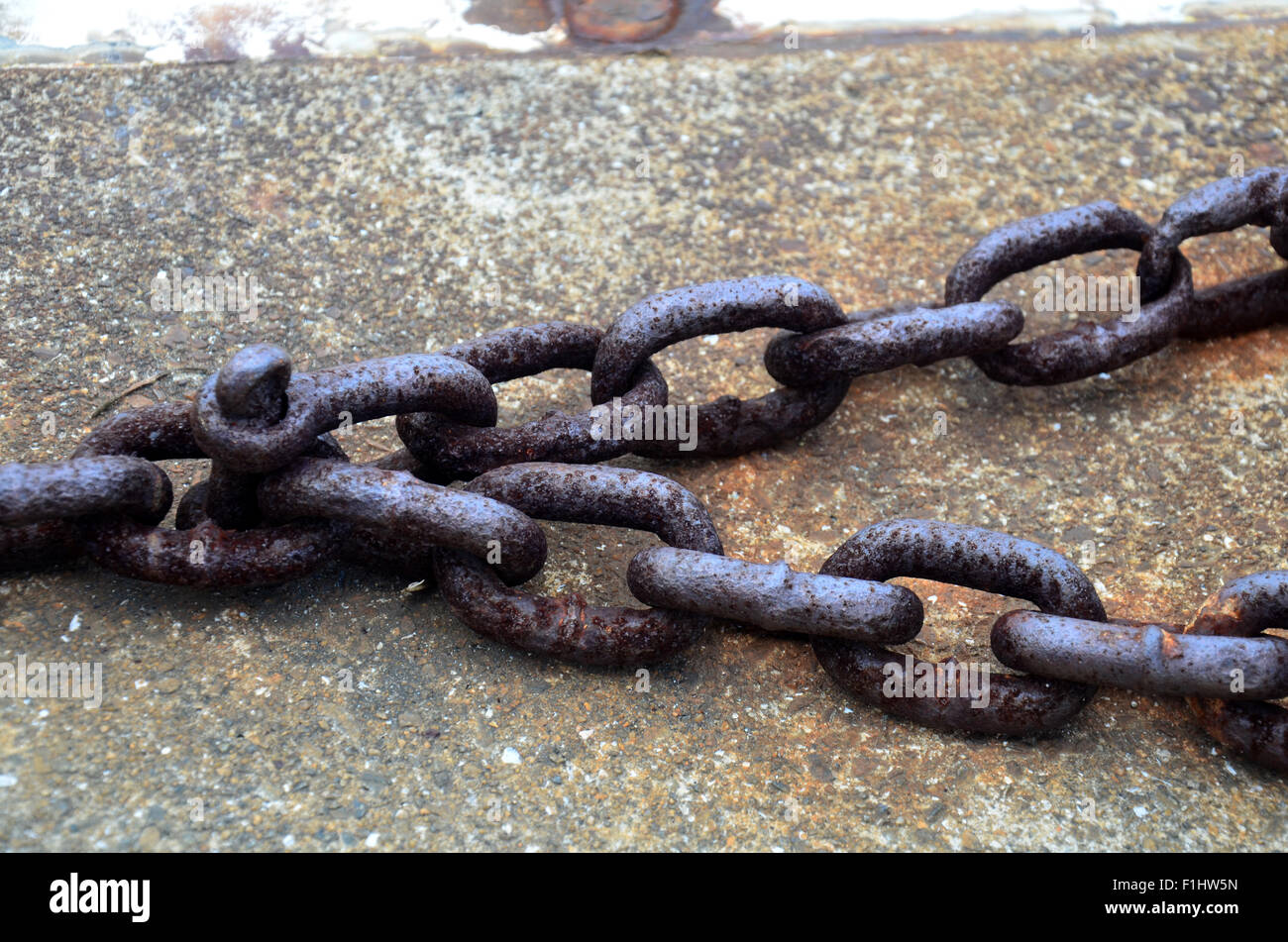Rust on steel chains at Kobe Harbour Stock Photo - Alamy