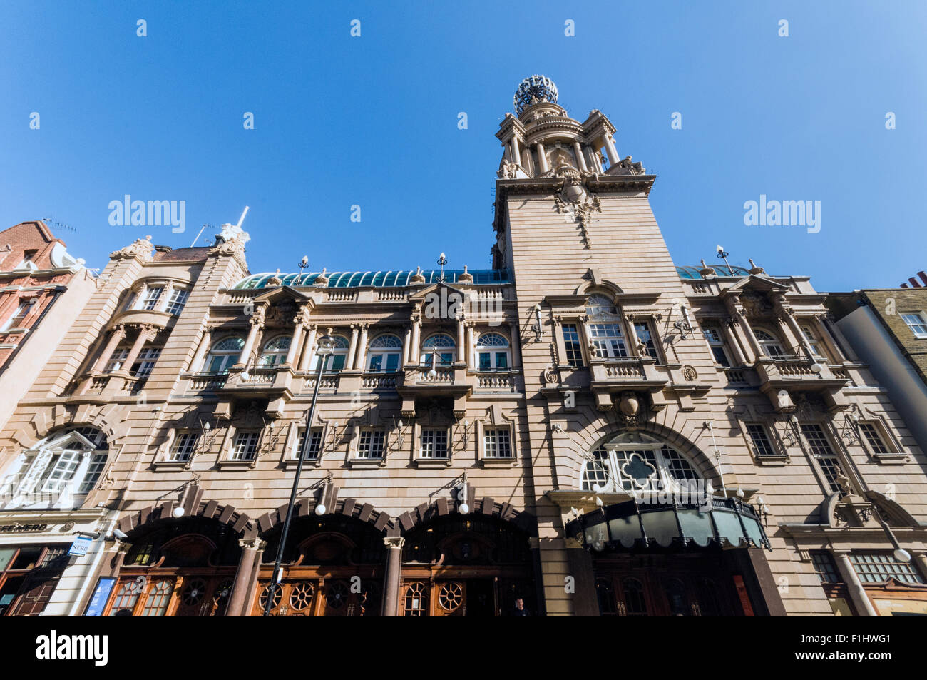 English national opera building hi-res stock photography and images - Alamy