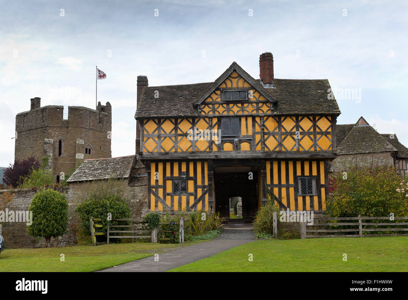 Stokesay castle manor house hi-res stock photography and images - Alamy