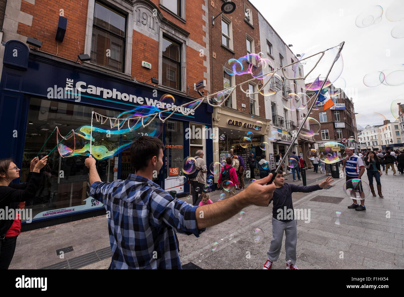 Dublin buskers hi-res stock photography and images - Alamy