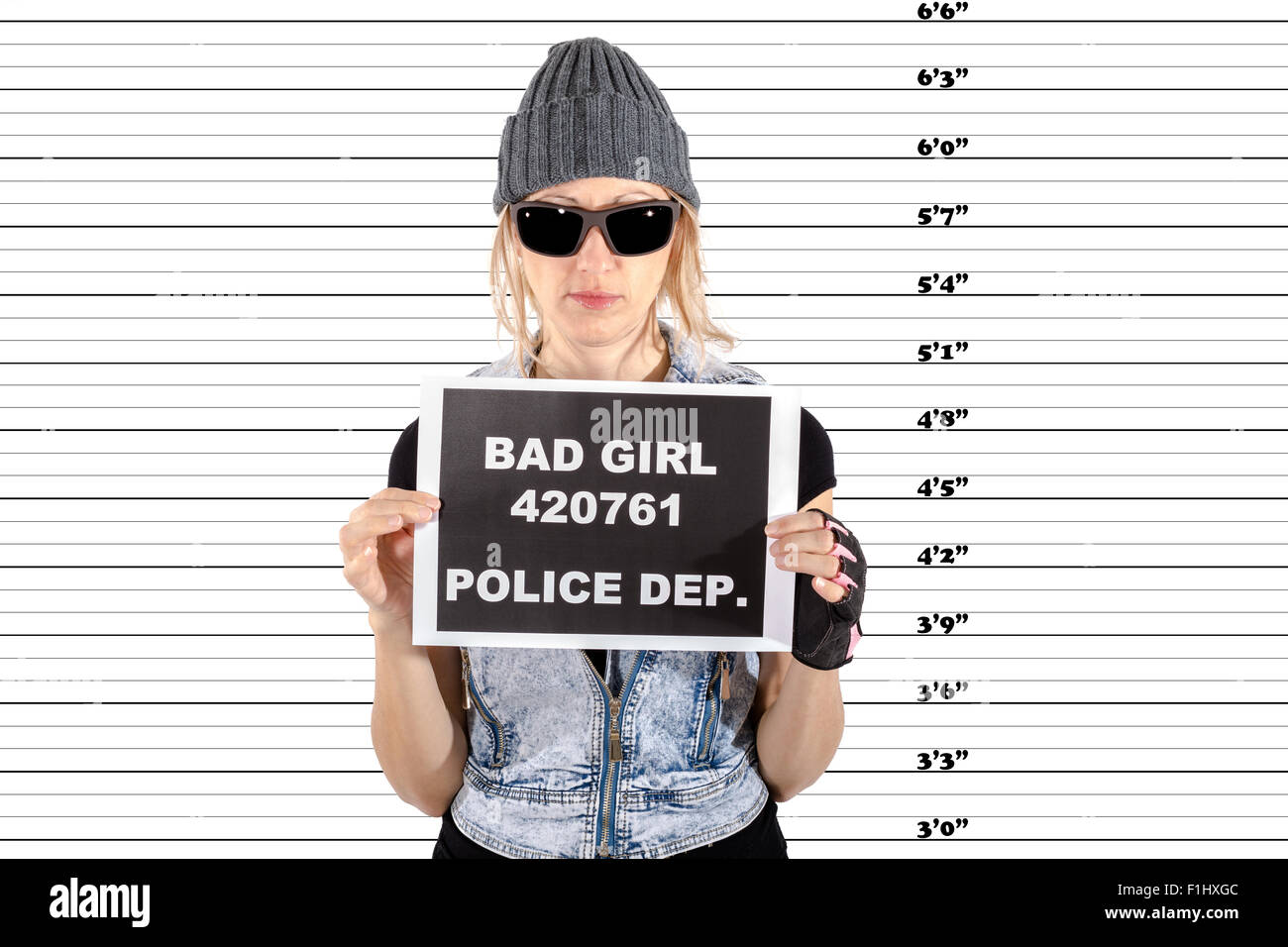 Woman arrested hi-res stock photography and images - Alamy