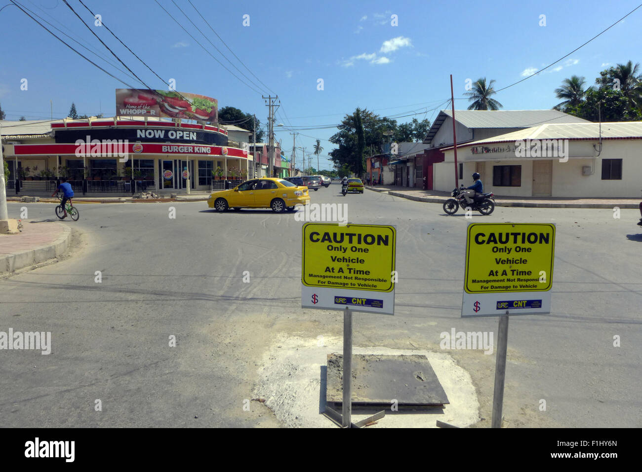 Middle east road signs hi-res stock photography and images - Alamy