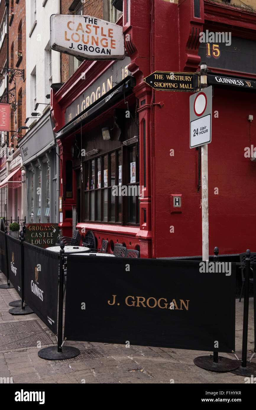 Grogan castle lounge dublin hi-res stock photography and images - Alamy