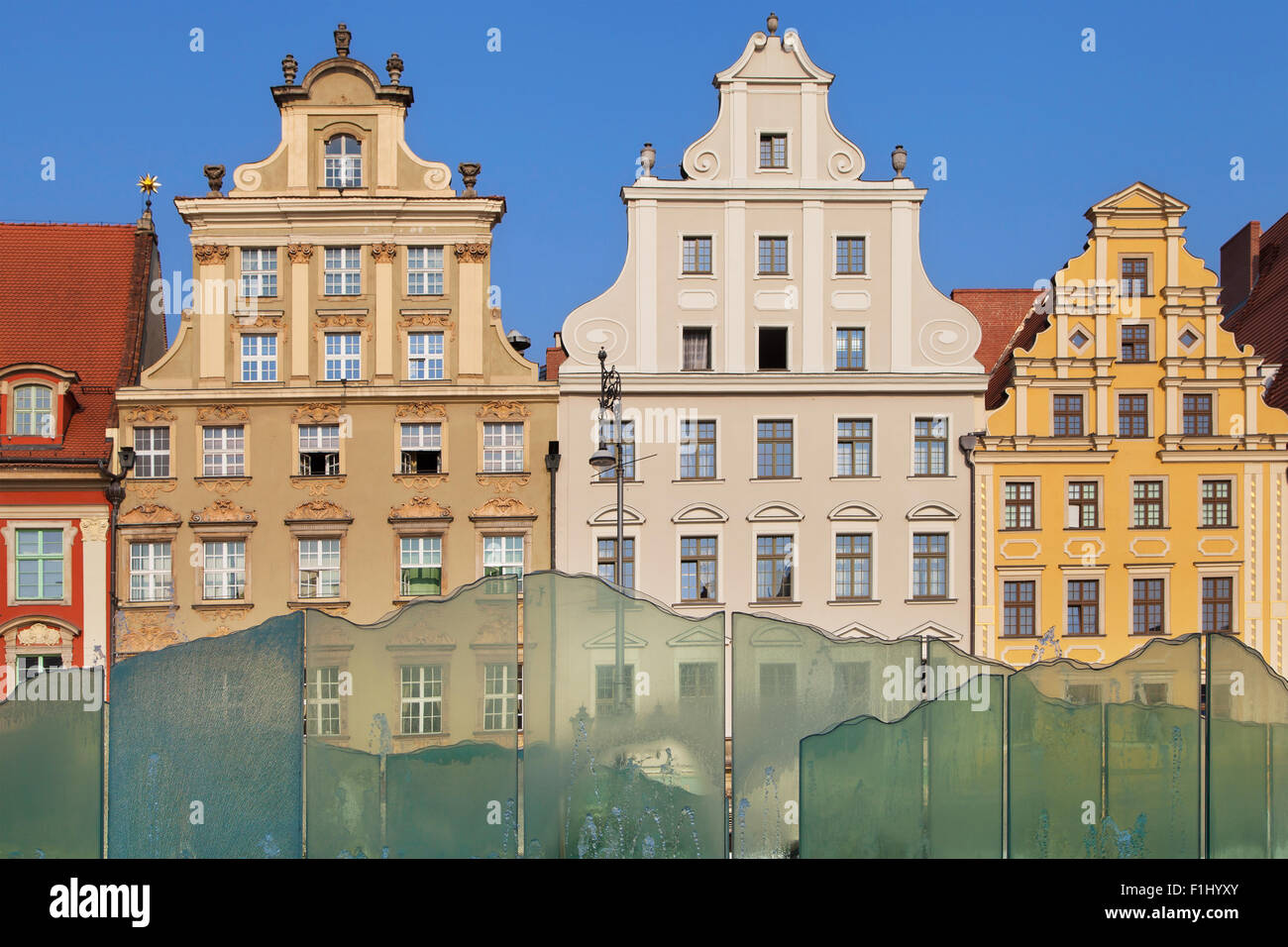 Historical buildings and fountain of the Wroclaw Market Square, Poland ...