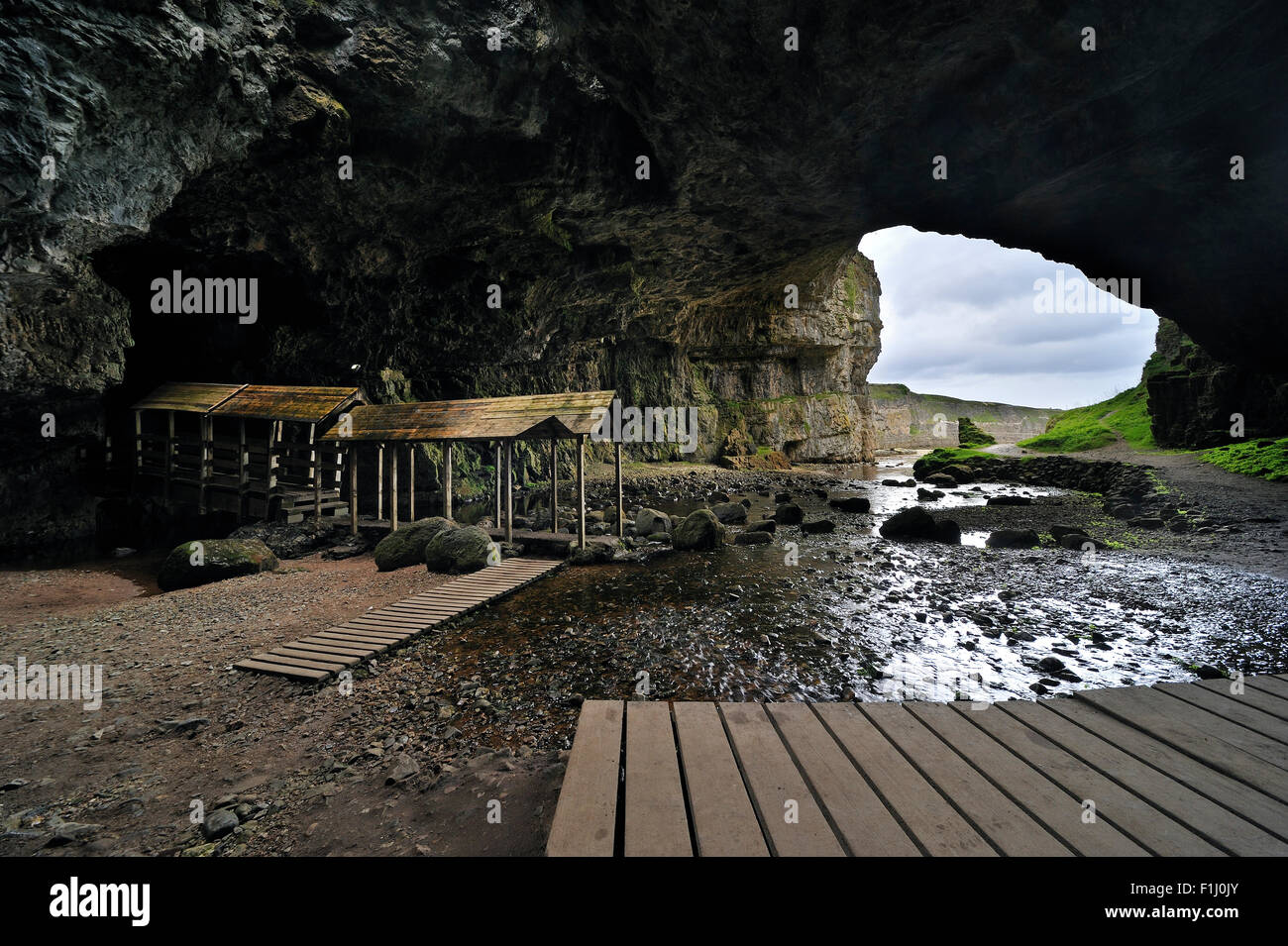 Scotland cave caves hi-res stock photography and images - Alamy