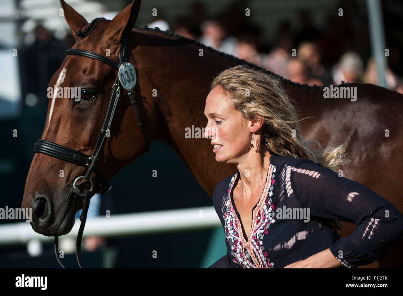 Stamford, Lincs, UK. 2nd September, 2015. Jodie Amos (GBR) presents ...
