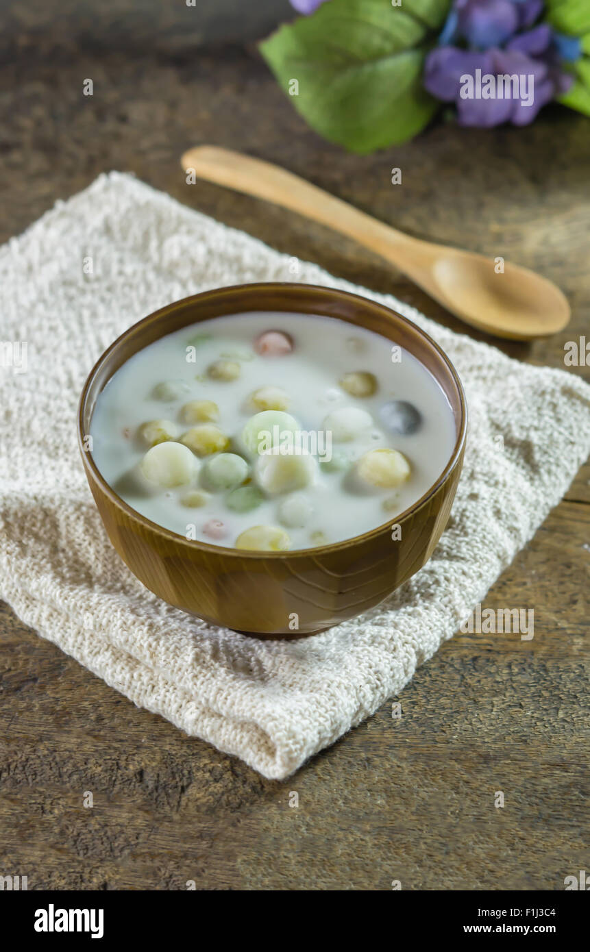 Bua Loy (Rice Dumplings in Coconut Milk) asian dessert Stock Photo - Alamy
