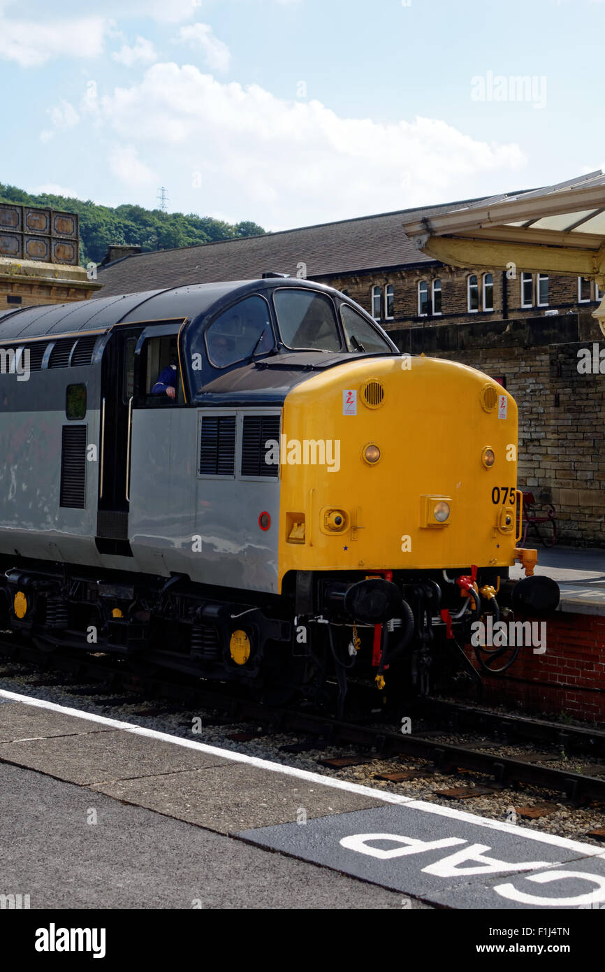 Diesel train engine hi-res stock photography and images - Alamy