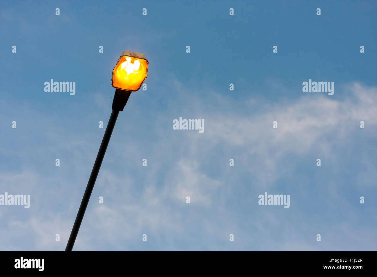 Street light hi-res stock photography and images - Alamy