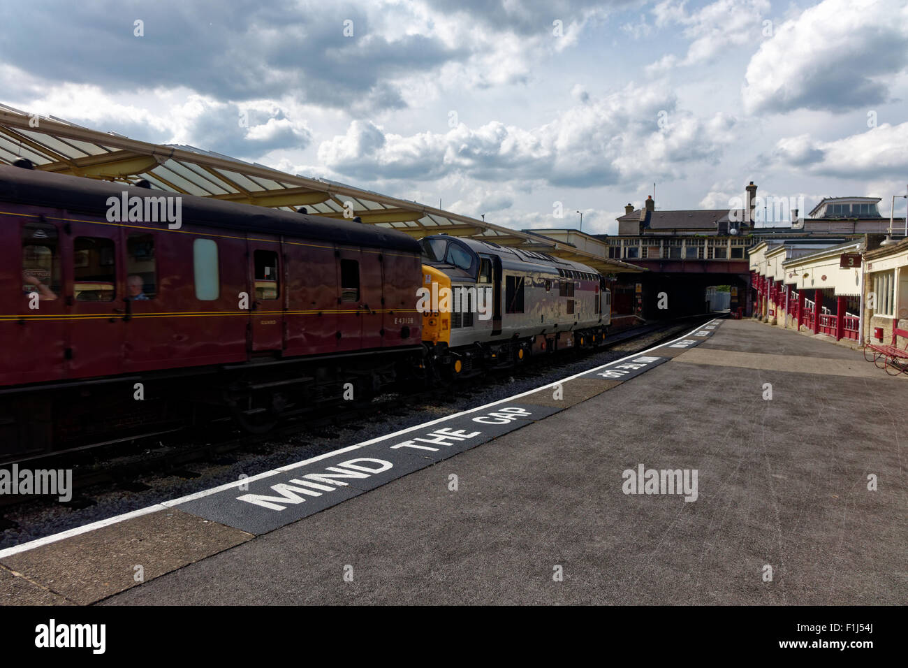 Vintage Railway Carriages Stock Photo - Alamy Vintage Railway Carriages Stock Photo - Alamy