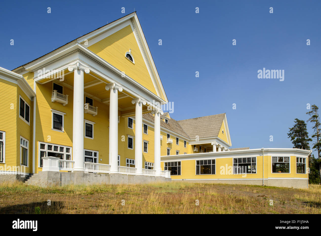 Photographs of the Lake Yellowstone Hotel. Yellowstone National Park ...