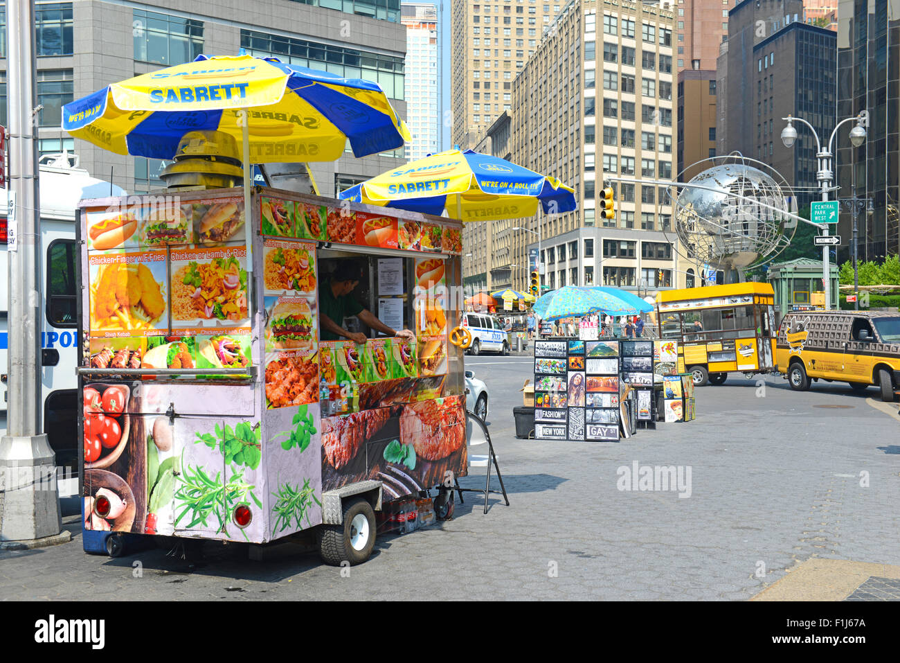 Hot dog stand on street in Manhattan Stock Photo - Alamy