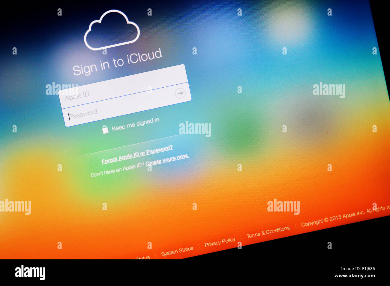 Icloud website hi-res stock photography and images - Alamy